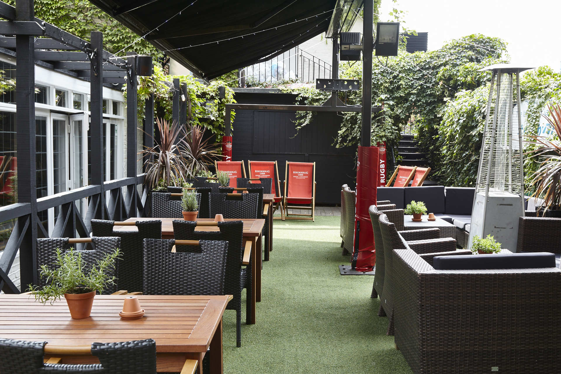 The Cabbage Patch - Fuller's Pub and Restaurant in Twickenham